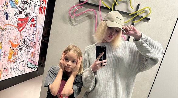 Русский Хит. | Новости: 10-летняя дочь Тимати написала книгу.